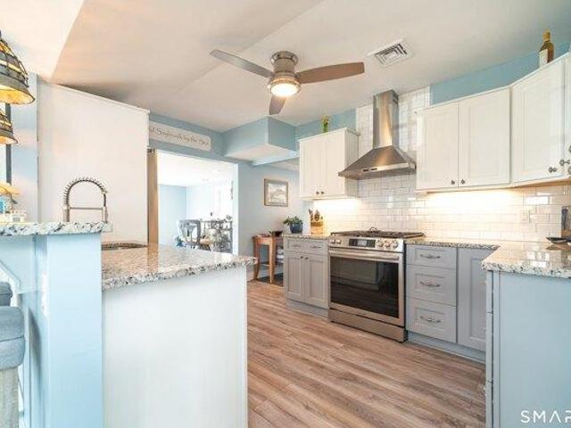 house with 2 bedroom, Old Saybrook CT ES105192329