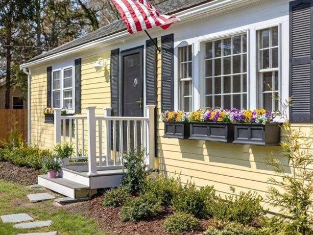 house with 2 bedroom, Osterville MA DS102777234