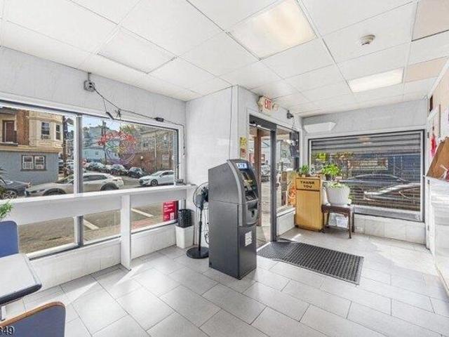 house with 2 bedroom, Paterson NJ ES104442385