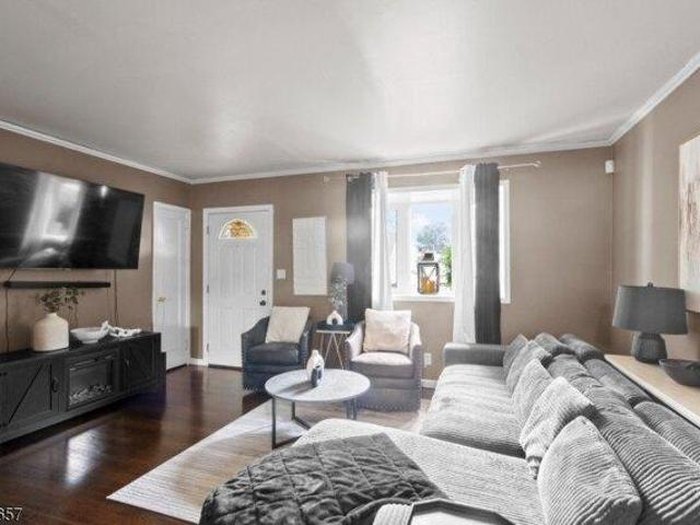 house with 2 bedroom, Paterson NJ ES104570914