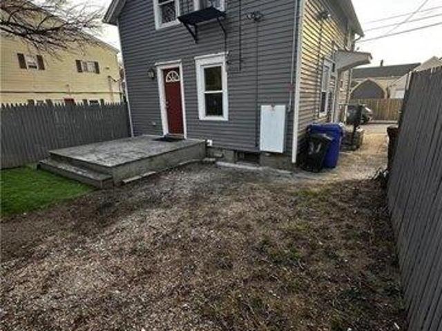 house with 2 bedroom, Pawtucket RI DS102157583