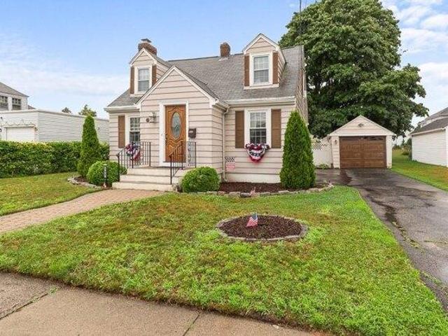 house with 2 bedroom, Pawtucket RI DS104078606