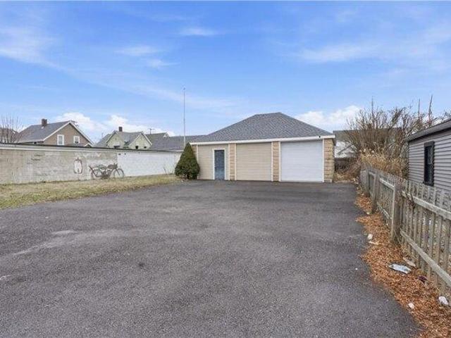 house with 2 bedroom, Pawtucket RI ES103158766