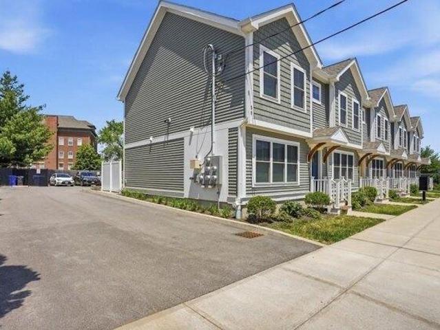house with 2 bedroom, Pawtucket RI ES105081393