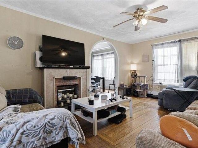 house with 2 bedroom, Pawtucket RI ES105092866