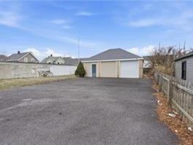 house with 2 bedroom, Pawtucket RI ES105092381