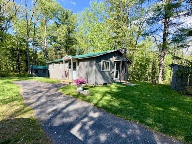 house with 2 bedroom, Pawlet VT ES104295973