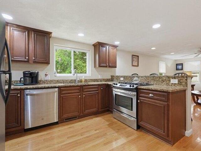 house with 2 bedroom, Peabody MA ES105061418
