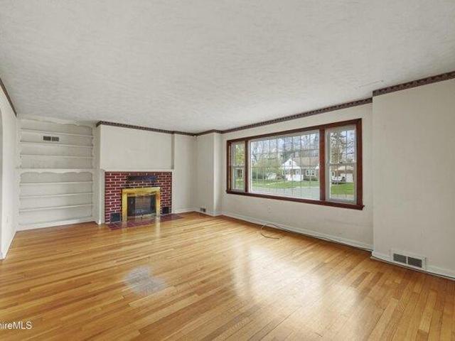 house with 2 bedroom, Pittsfield MA DLS102446039