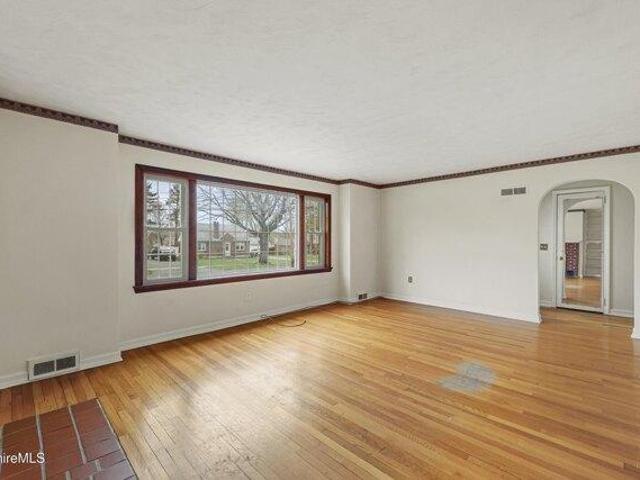 house with 2 bedroom, Pittsfield MA ES104074623