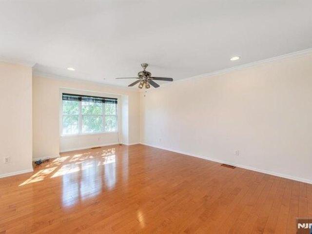 house with 2 bedroom, Pompton Lakes NJ ES104831538