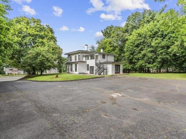 house with 2 bedroom, Portland CT ES104407268
