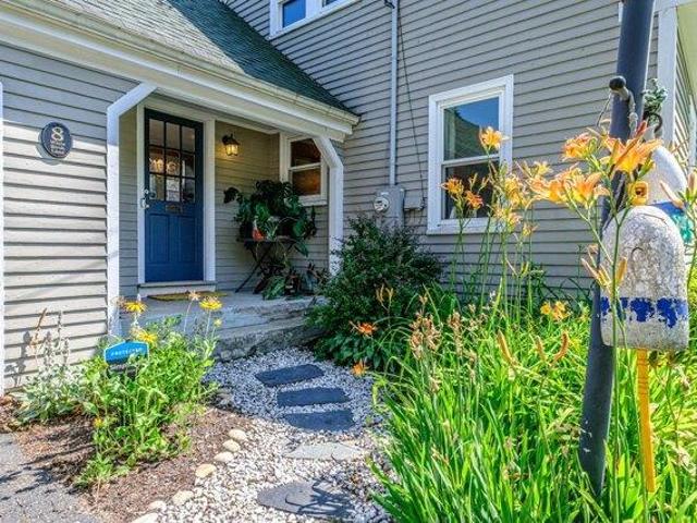 house with 2 bedroom, Portland ME DS104188400