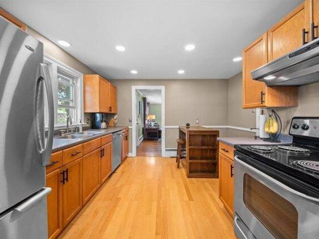 house with 2 bedroom, Portsmouth NH DS102827814