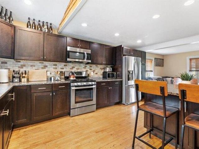 house with 2 bedroom, Portsmouth NH ES104078178