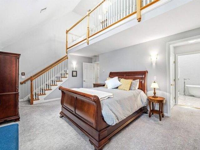 house with 2 bedroom, Portsmouth NH ES104153208