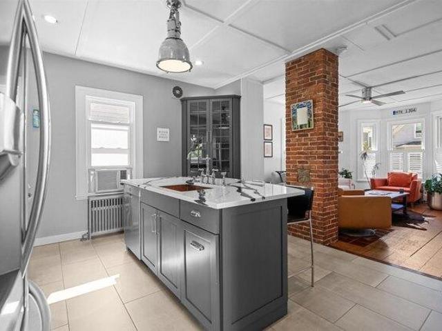 house with 2 bedroom, Portsmouth NH ES105175921