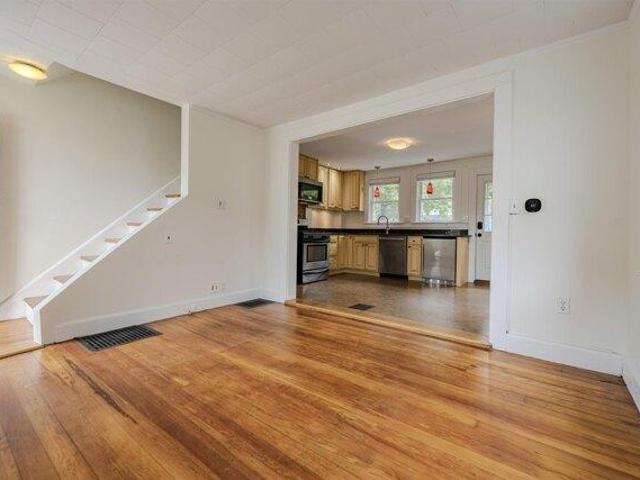 house with 2 bedroom, Portsmouth NH ES103663620