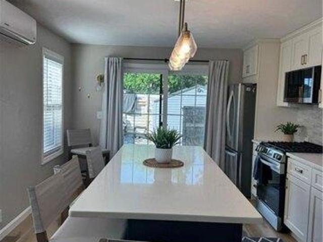 house with 2 bedroom, Portsmouth RI ES104299670