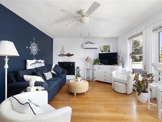house with 2 bedroom, Portsmouth RI ES105080636