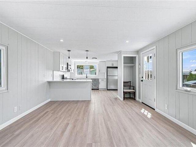 house with 2 bedroom, Portsmouth RI ES105203991