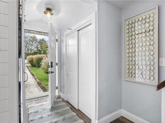 house with 2 bedroom, Portsmouth RI ES103222533