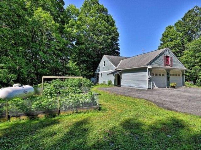 house with 2 bedroom, Poultney VT ES105123428