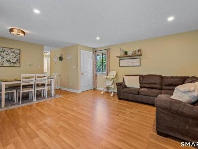 house with 2 bedroom, Plainville CT DS104410762