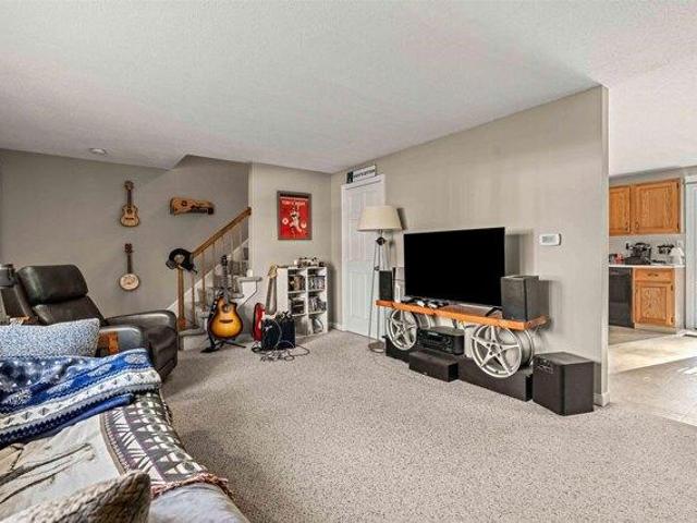 house with 2 bedroom, Plaistow NH DLS102157253