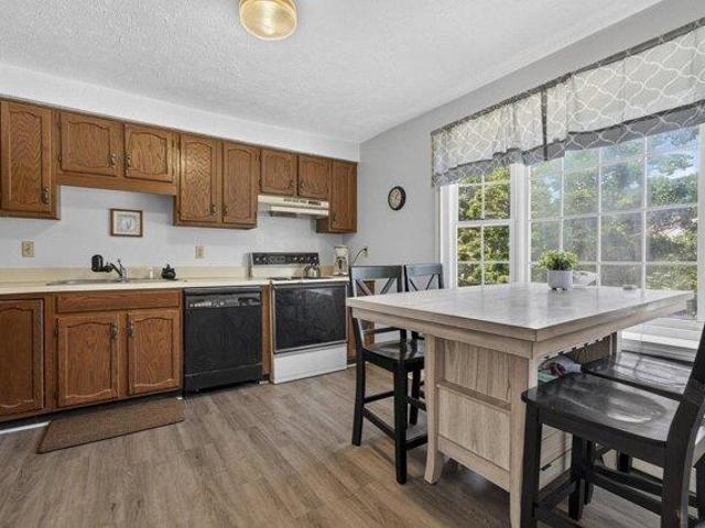 house with 2 bedroom, Plaistow NH ES105143251