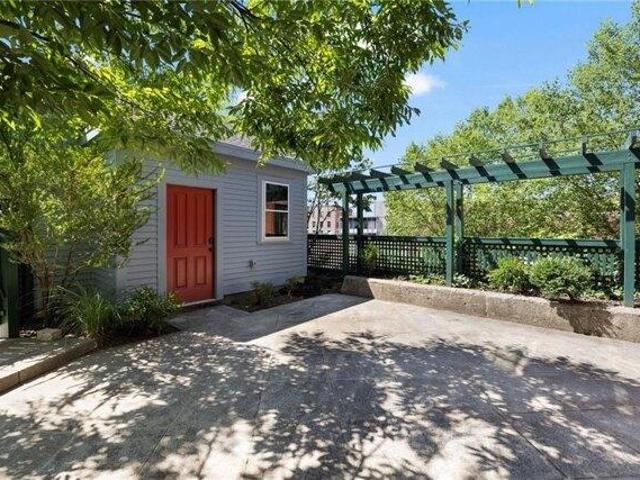 house with 2 bedroom, Providence RI ES105105558