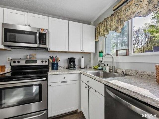 house with 2 bedroom, Putnam CT DS102445796