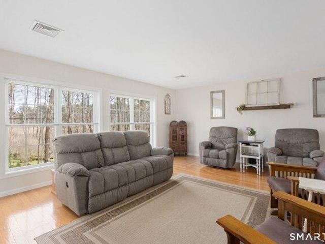 house with 2 bedroom, Putnam CT DS102479505