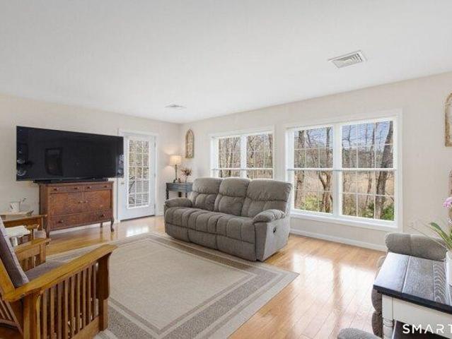 house with 2 bedroom, Putnam CT DS102257831