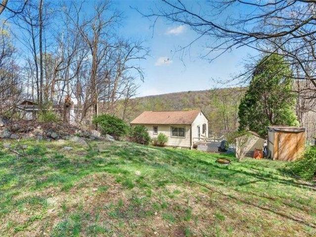 house with 2 bedroom, Putnam Valley NY DLS101782441