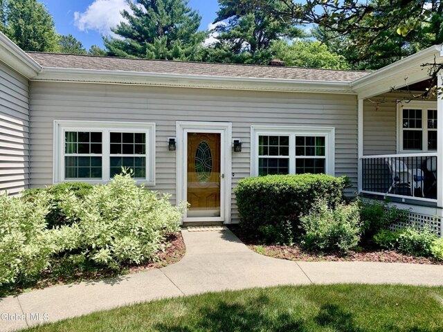 house with 2 bedroom, Queensbury NY ES104906116