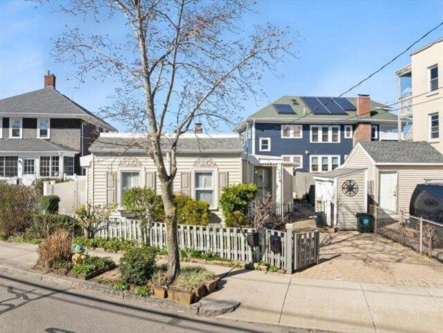 house with 2 bedroom, Quincy MA ES103127665
