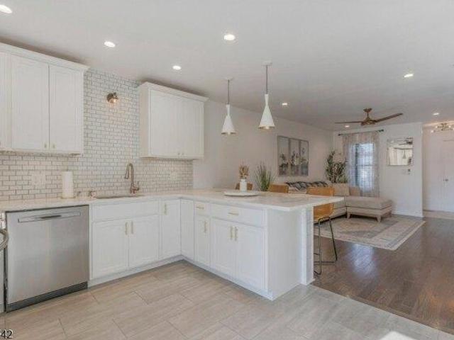 house with 2 bedroom, Raritan NJ ES105193457