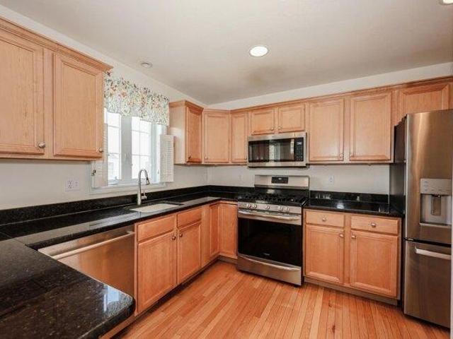 house with 2 bedroom, Raymond NH ES104263513