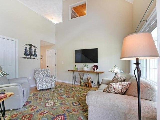 house with 2 bedroom, Raymond NH ES104298644