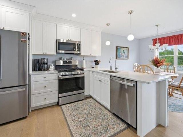 house with 2 bedroom, Raymond NH ES105094665