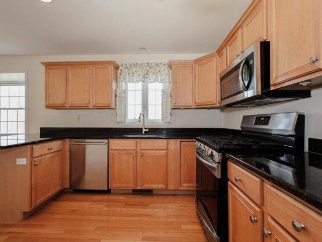 house with 2 bedroom, Raymond NH ES105115822