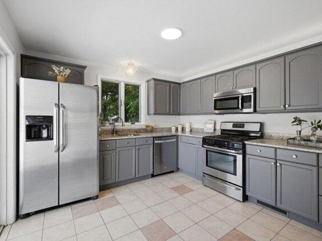 house with 2 bedroom, Reading MA ES105080469