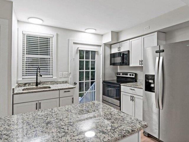 house with 2 bedroom, Rehoboth MA ES105142322