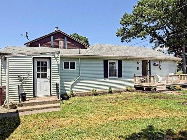house with 2 bedroom, Revere MA ES103662690