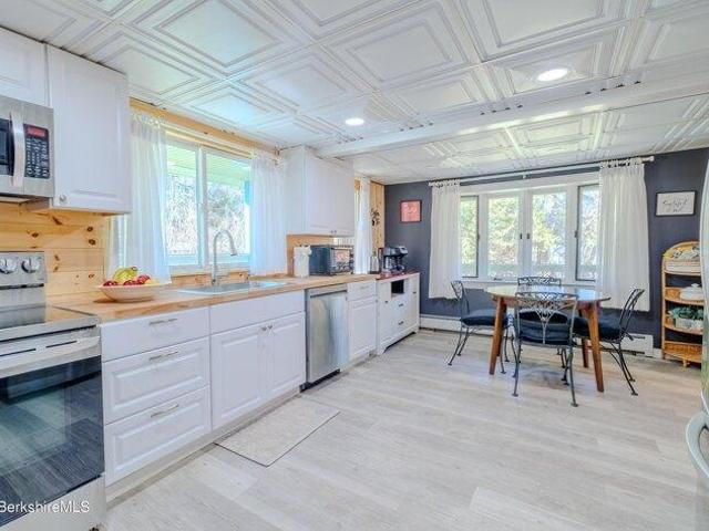 house with 2 bedroom, Richmond MA DS103774516
