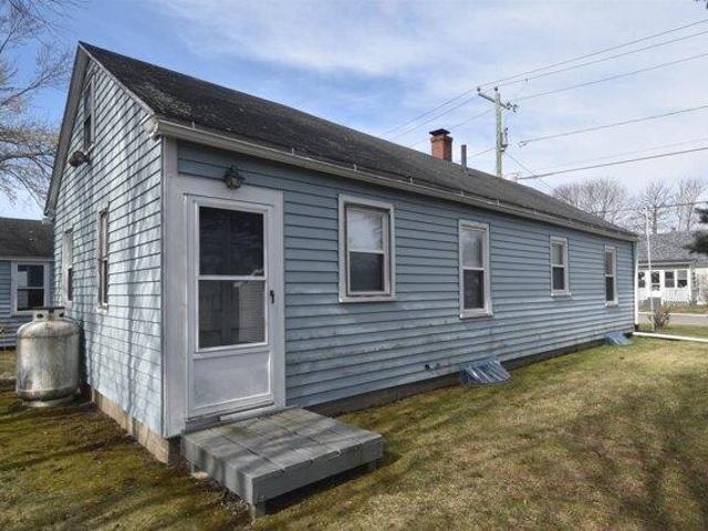 house with 2 bedroom, Rochester NH ES104477996