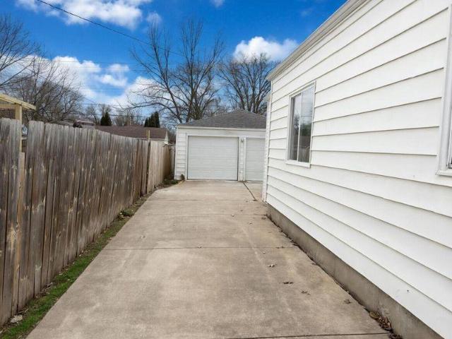 house with 2 bedroom, Rockford IL DLS100973200