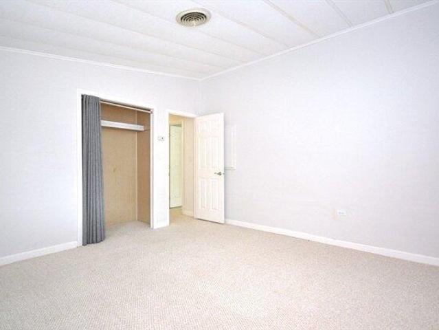house with 2 bedroom, Rockland MA ES105095078
