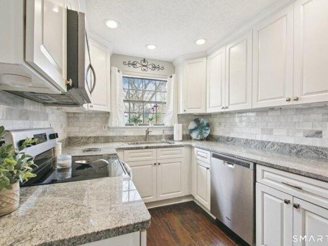 house with 2 bedroom, Rocky Hill CT DLS102478638